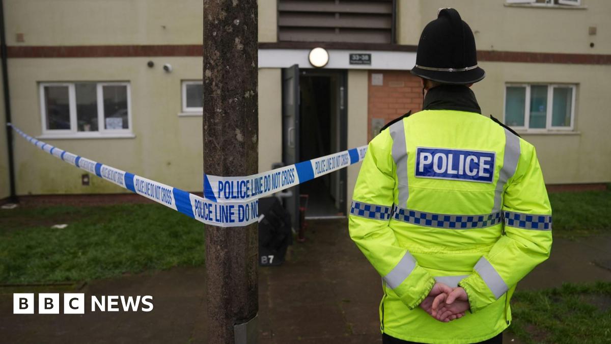 Redditch knife crime meeting planned after spate of events - BBC News