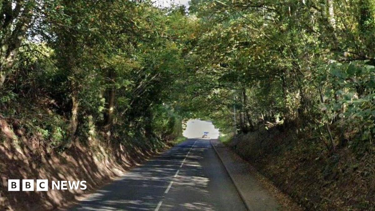Man critically injured in Kidderminster motorcycle crash - BBC News