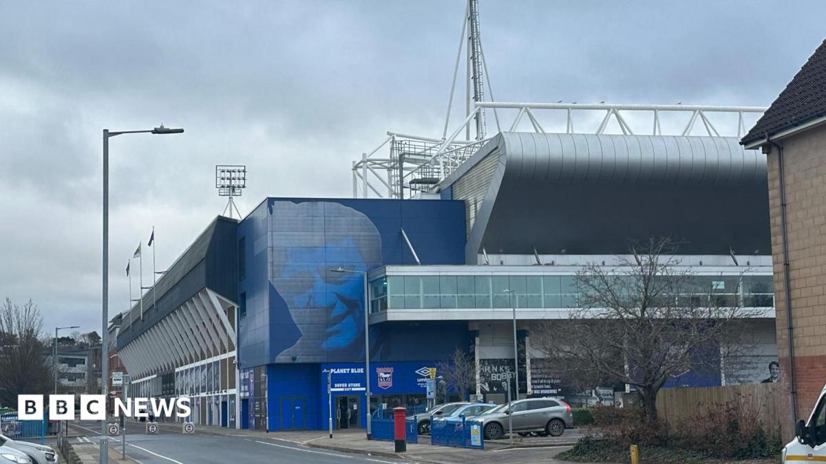 Is Ipswich Town's Portman Road preparing for a big boxing fight? - BBC News