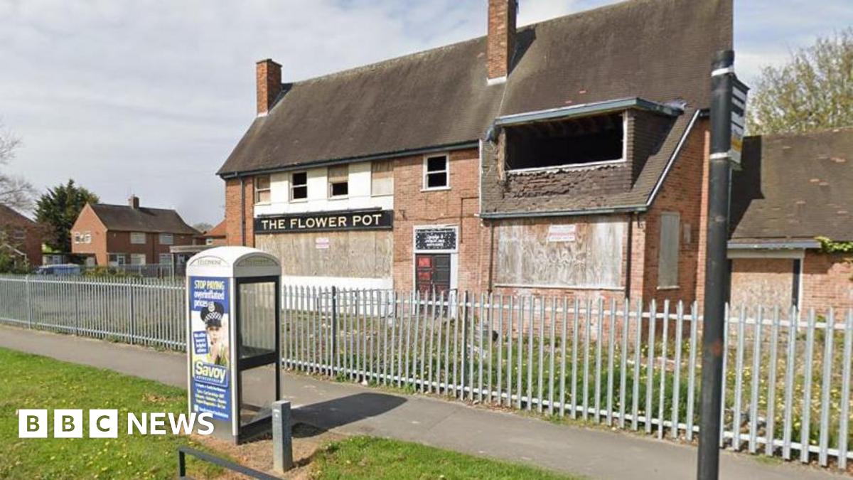 Housing plan submitted for former Hull pub - BBC News