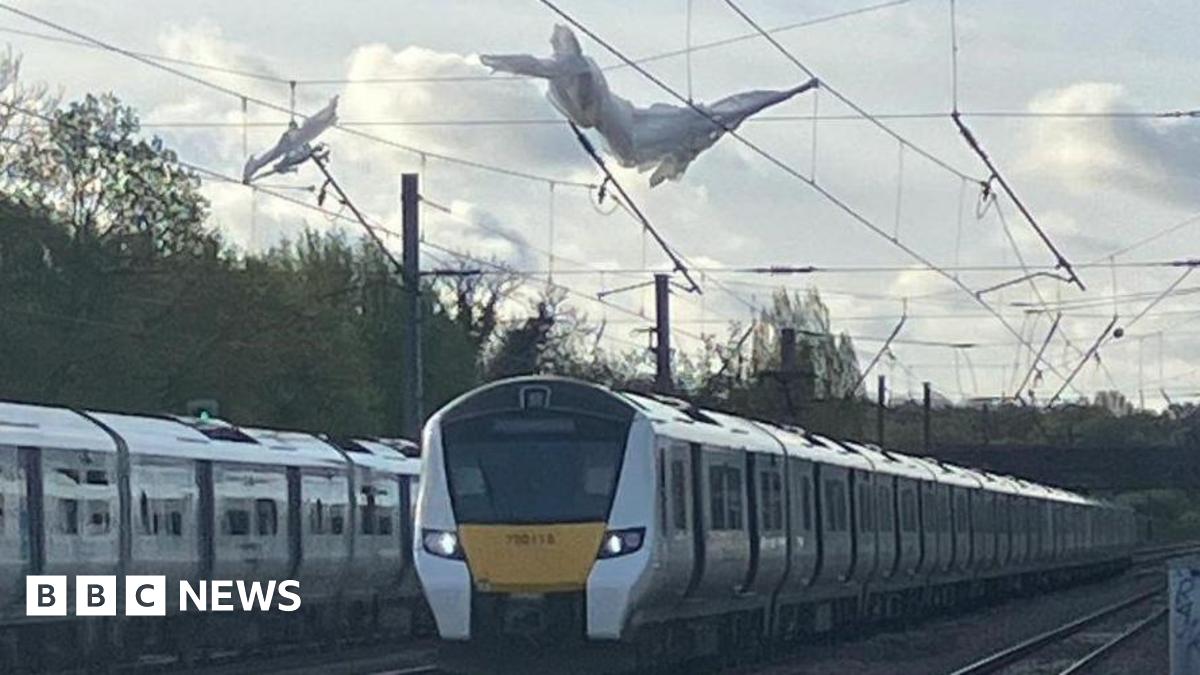Great Northern and Thameslink trains delayed due to stuck rubbish - BBC ...