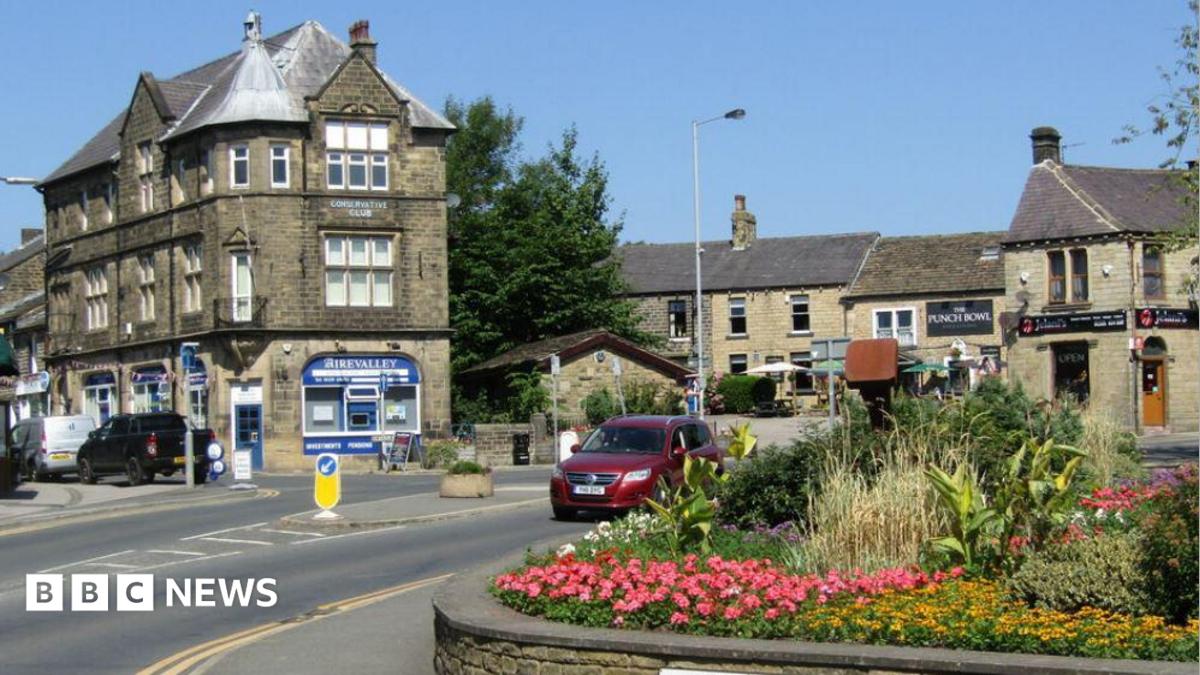 Steeton to Silsden pedestrian links 'delivered in two phases' - BBC News