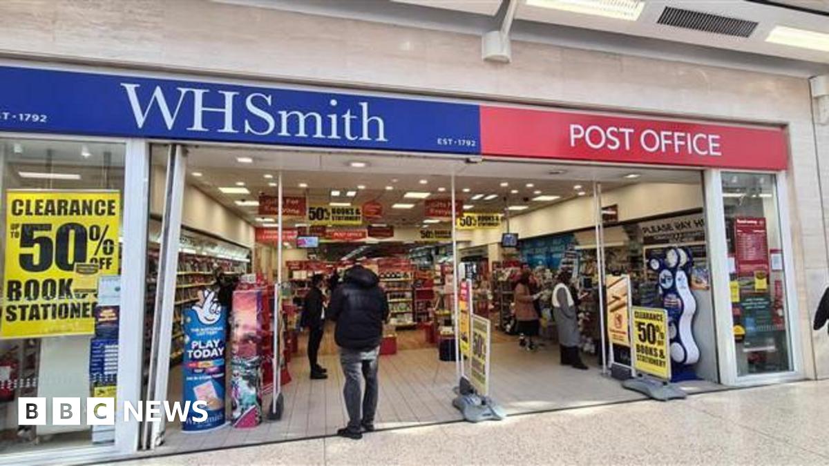 Luton town centre's WHSmith and post office set to close - BBC News