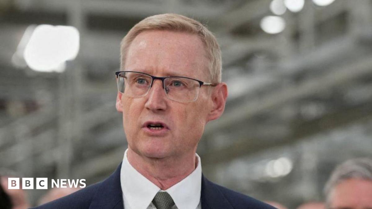 Jaguar Land Rover boss announces plans to step down - BBC News