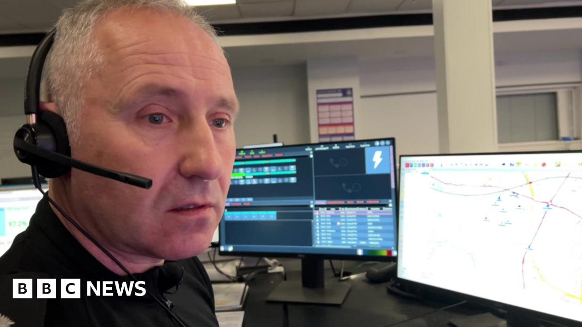 Meet the 999 workers on Christmas Day shift in Yorkshire - BBC News