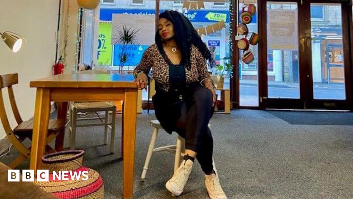 Warminster's wellbeing hub 'already making a difference' - BBC News