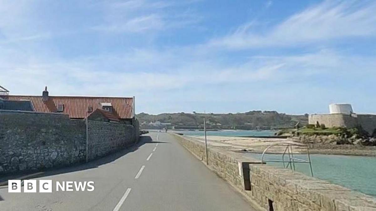 Seasonal speed limits return to Guernsey coastal roads - BBC News