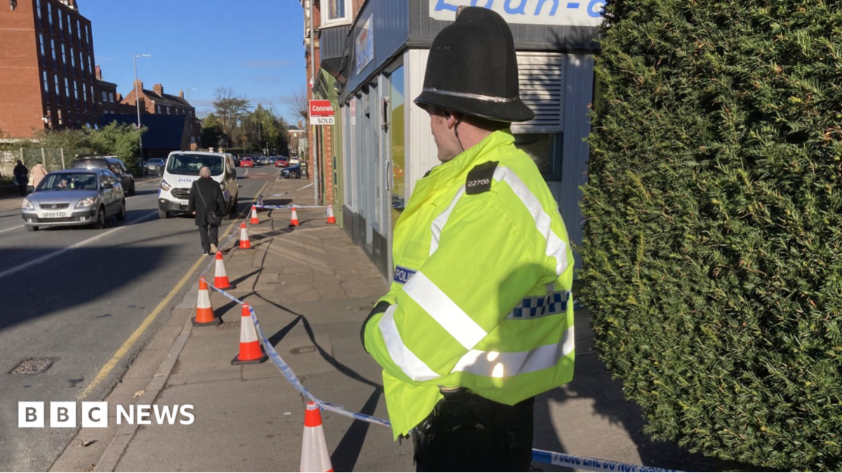 Worcester murder suspects bailed - BBC News