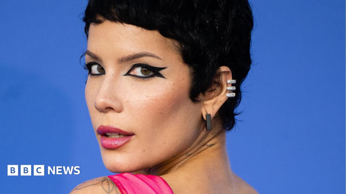 Singer Halsey 'lucky to be alive' after health struggles - BBC News