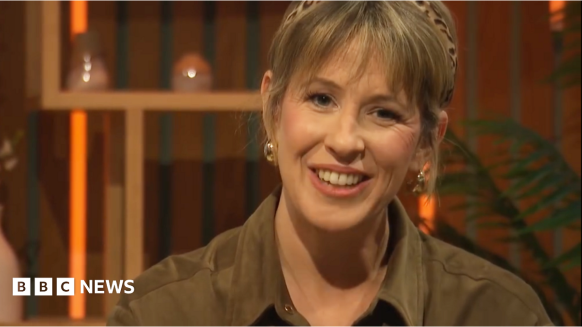 Mari Grug: S4C TV host announces cancer return after clear scans - BBC News