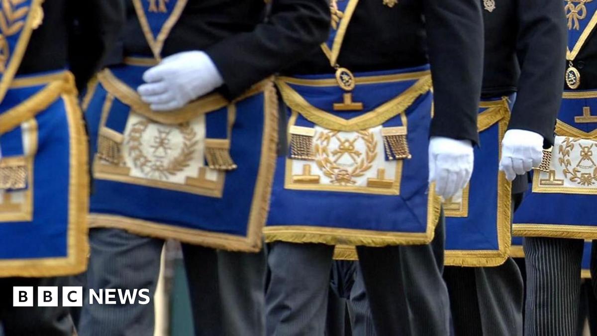 Met Police must reveal Freemason membership, force says - BBC News