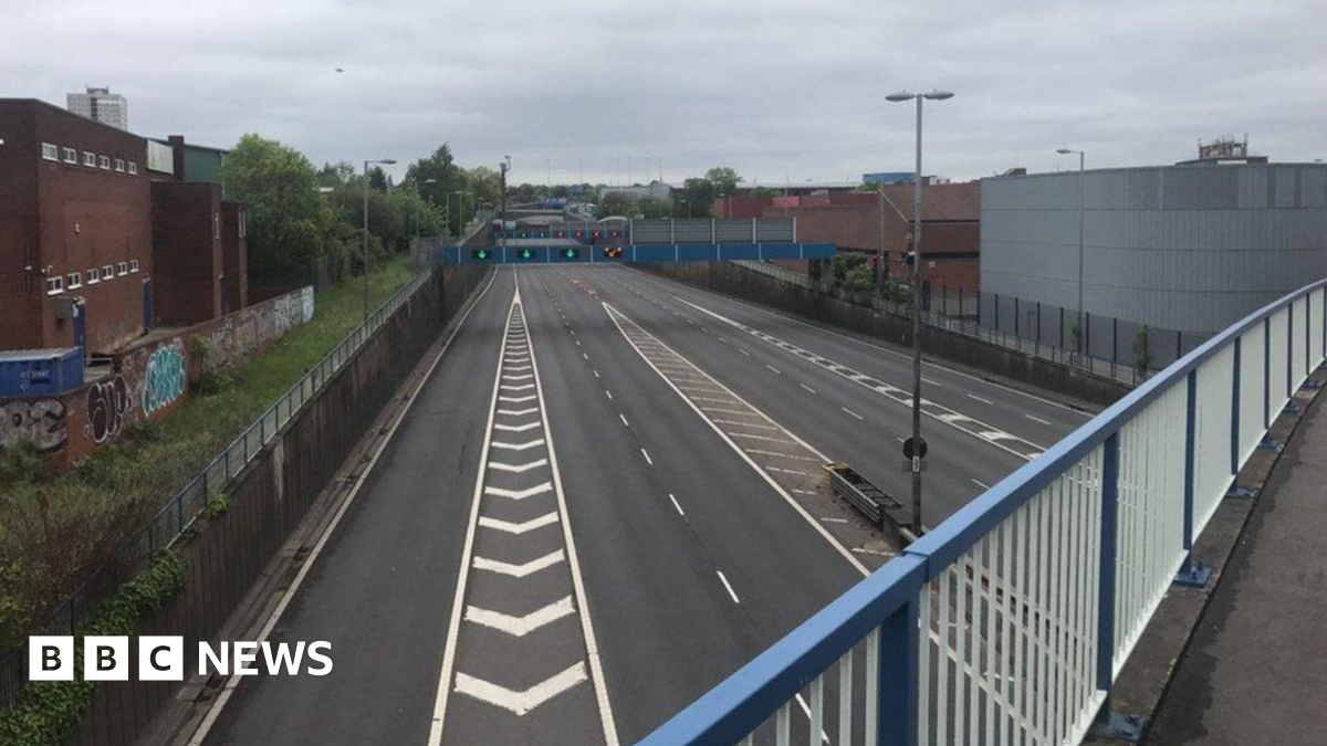 Aston Expressway in Birmingham shut 'due to gantry problems' - BBC News