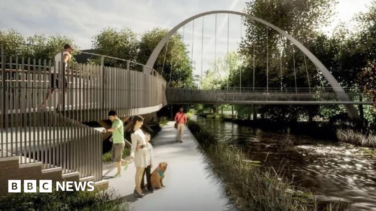 New bridge to be built over Long Eaton canal as plan approved - BBC News