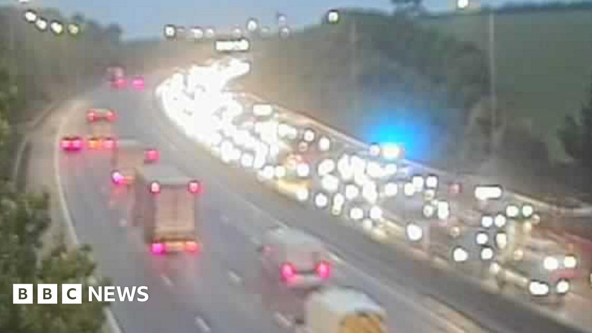 M25 reopens at Maple Cross, Hertfordshire, after collision - BBC News