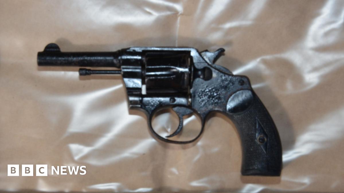 Londonderry: Police say item found in graveyard was 'suspected gun ...