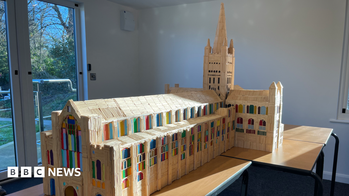 Man builds Norwich Cathedral model from 20,000 matchsticks - BBC News