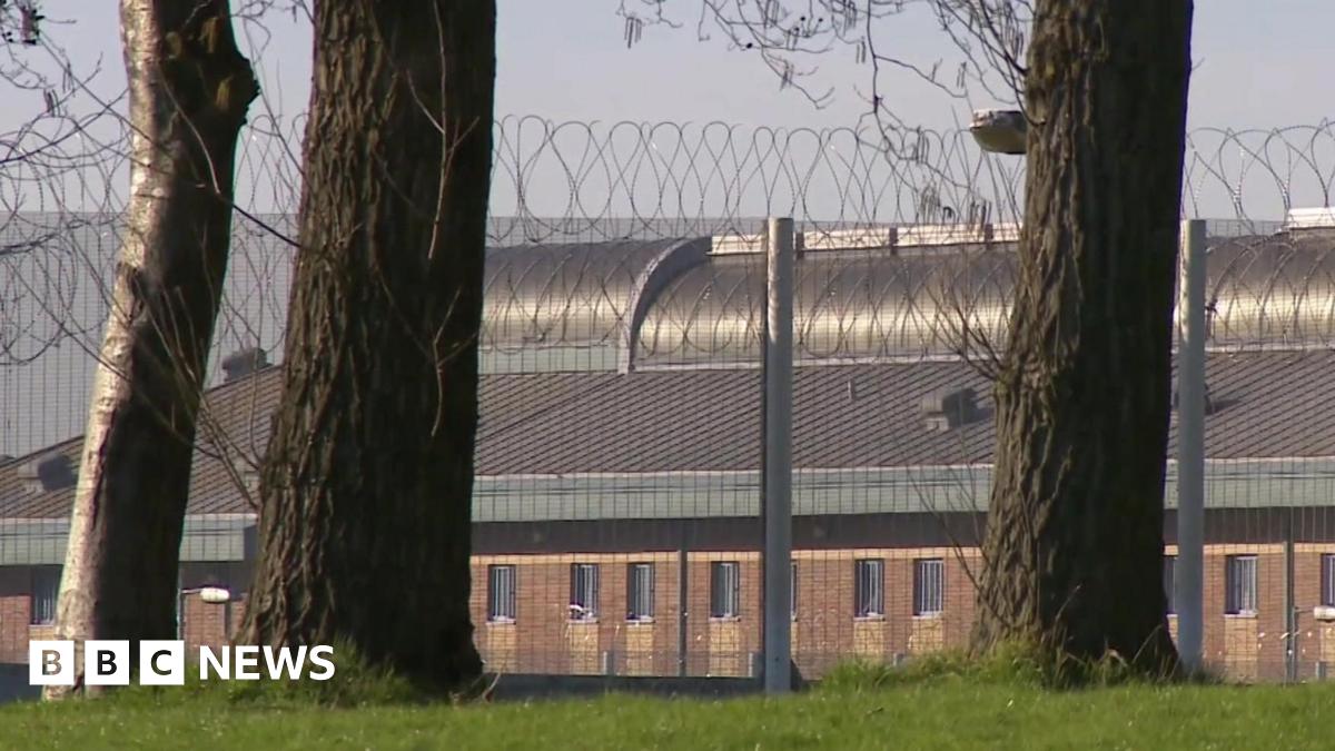 HMP Garth 'like an airport' as illegal drones fly in drugs - BBC News