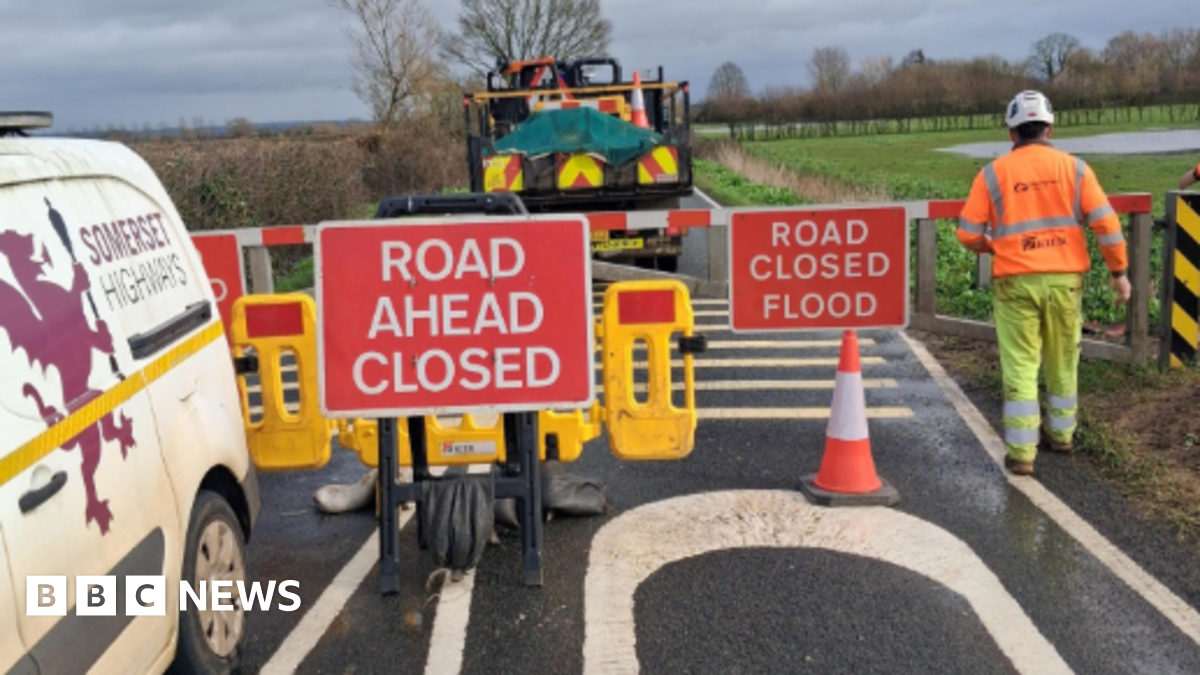 A361 in Somerset closed to traffic a day after reopening - BBC News