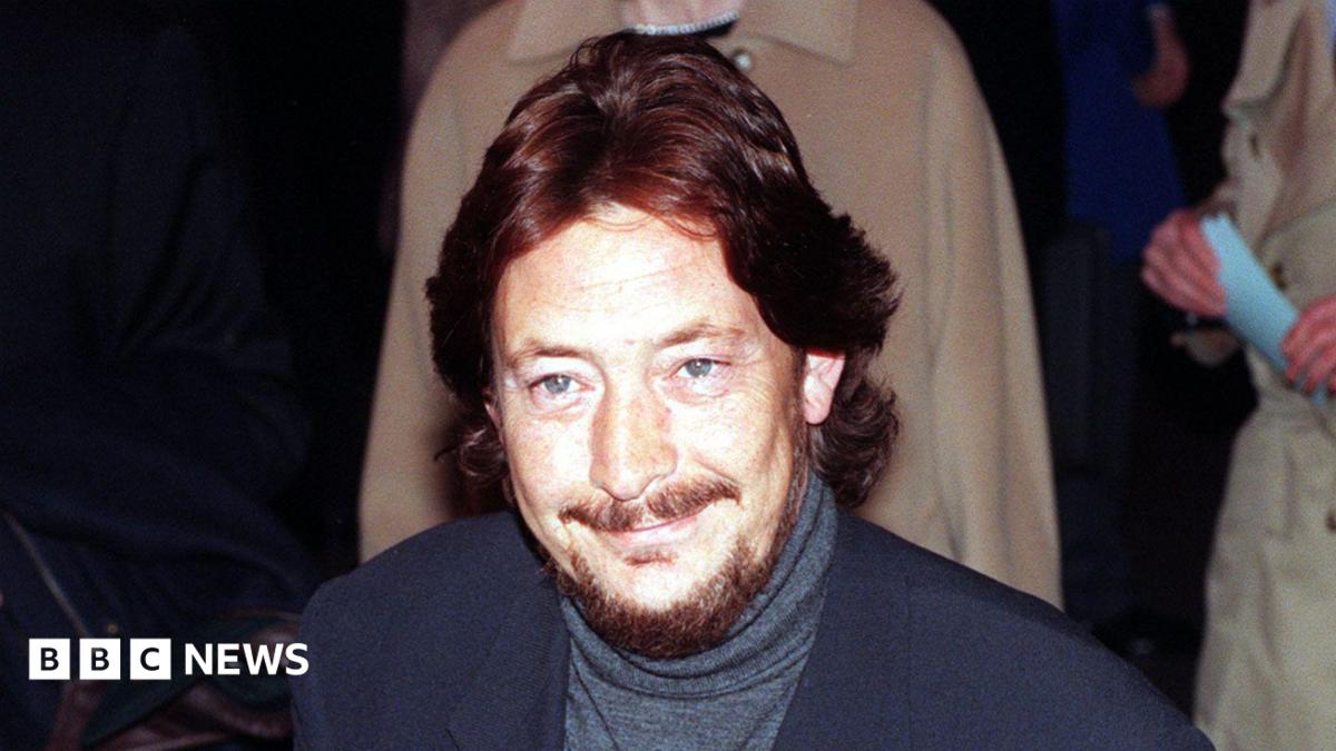 Campaign for statue of Chris Rea in Middlesbrough - BBC News