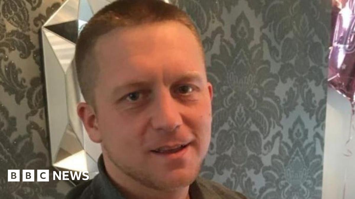 Man charged with Sheffield murder appears in court - BBC News