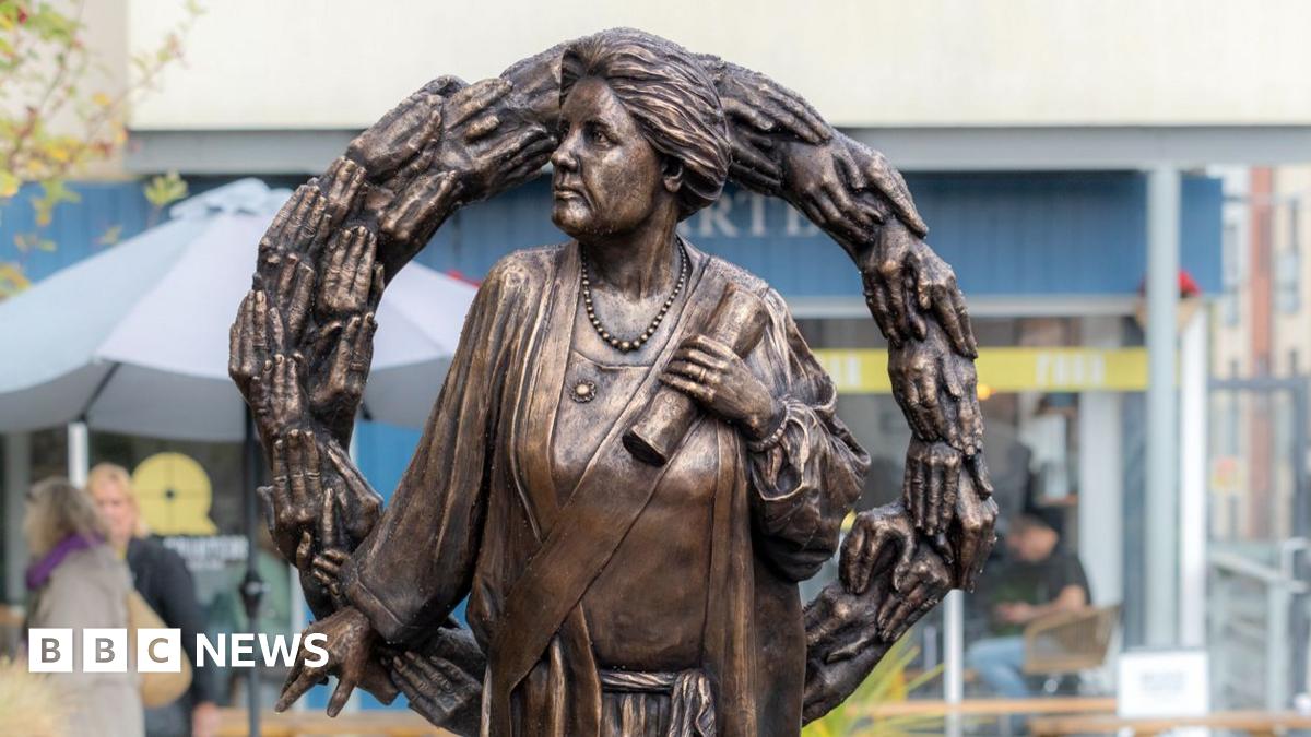 Newport: Statue honouring suffragette Lady Rhondda unveiled - BBC News