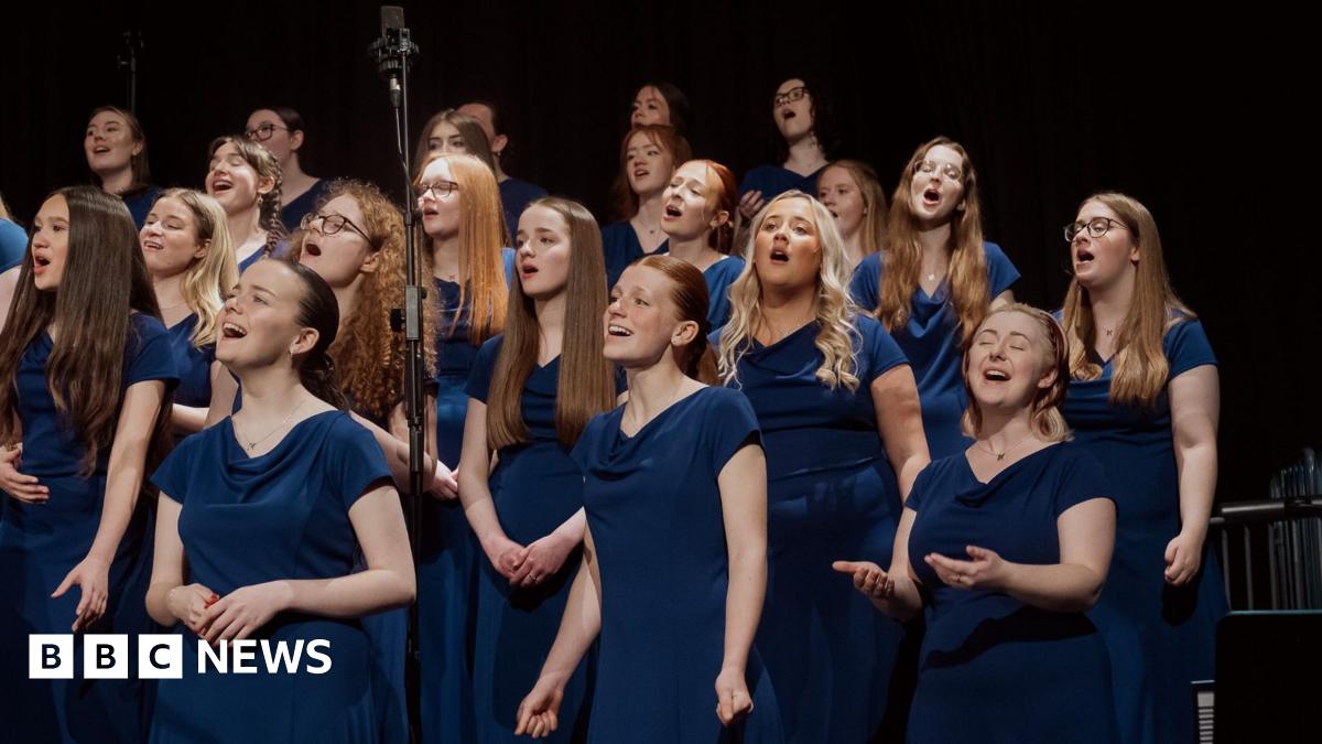£20K needed to send Barnsley Youth choir to 'singing Olympics' - BBC News