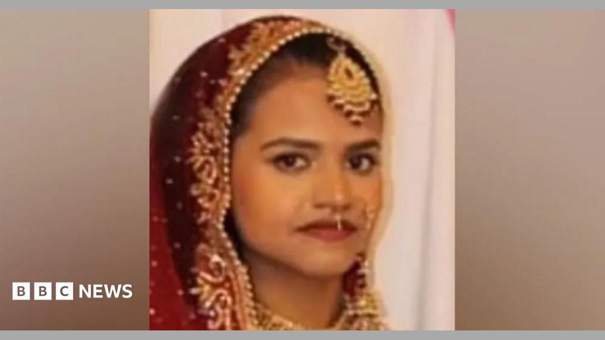 Vigil held in Bradford in memory of stab victim Kulsuma Akter - BBC News
