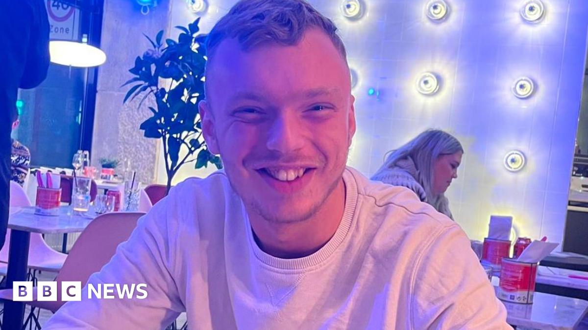 Briton captured while fighting for Ukraine jailed in Russia - BBC News