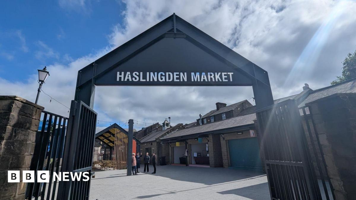 Haslingden Market cuts opening hours despite £500k refurbishment - BBC News