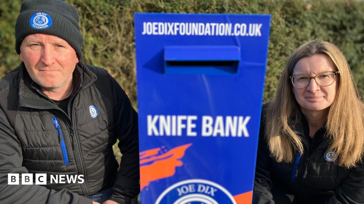 Parents of murdered teenager unveil Norwich knife bank - BBC News