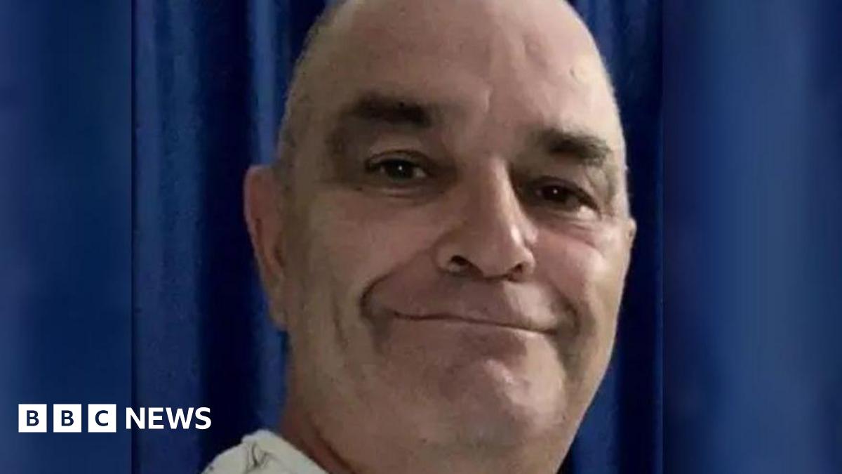 Elgin bus driver killer loses appeal against sentence - BBC News