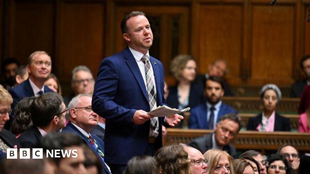 Call for Cornwall devolution gains momentum - BBC News