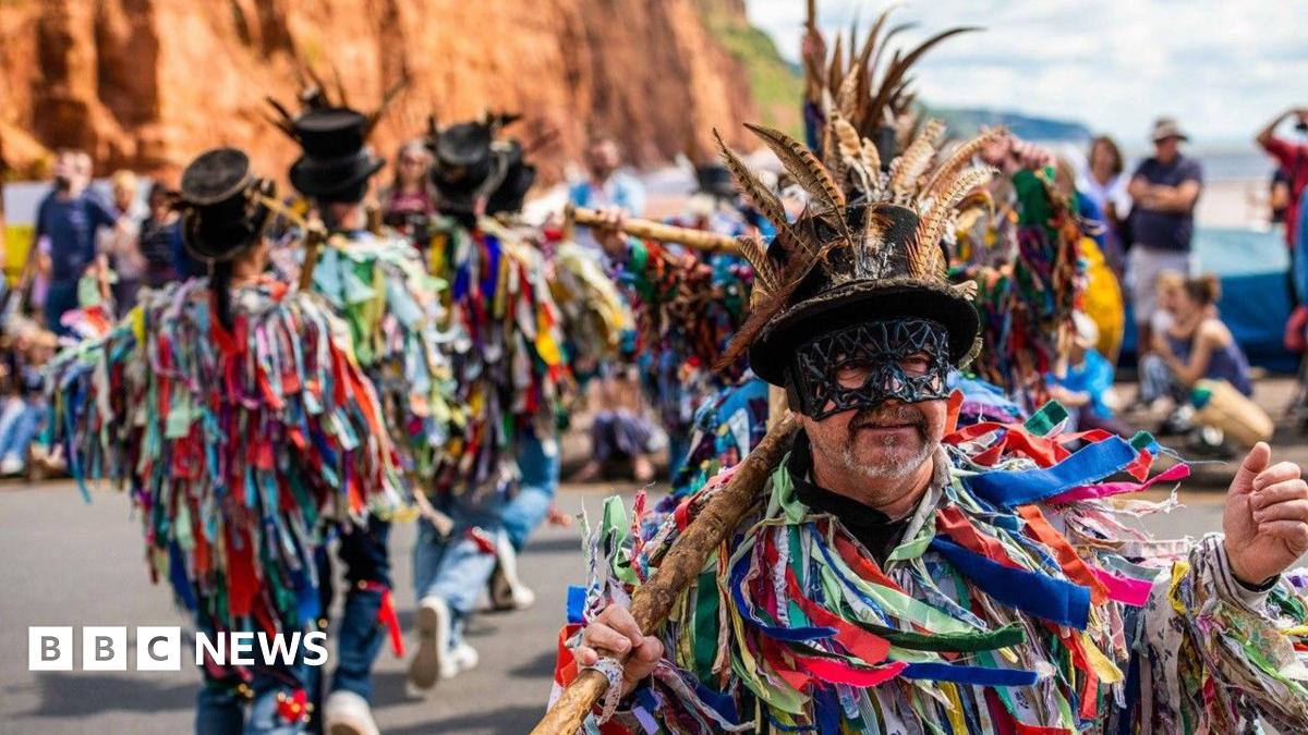 Sidmouth Folk Festival 'huge' for town as 2025 event starts - BBC News