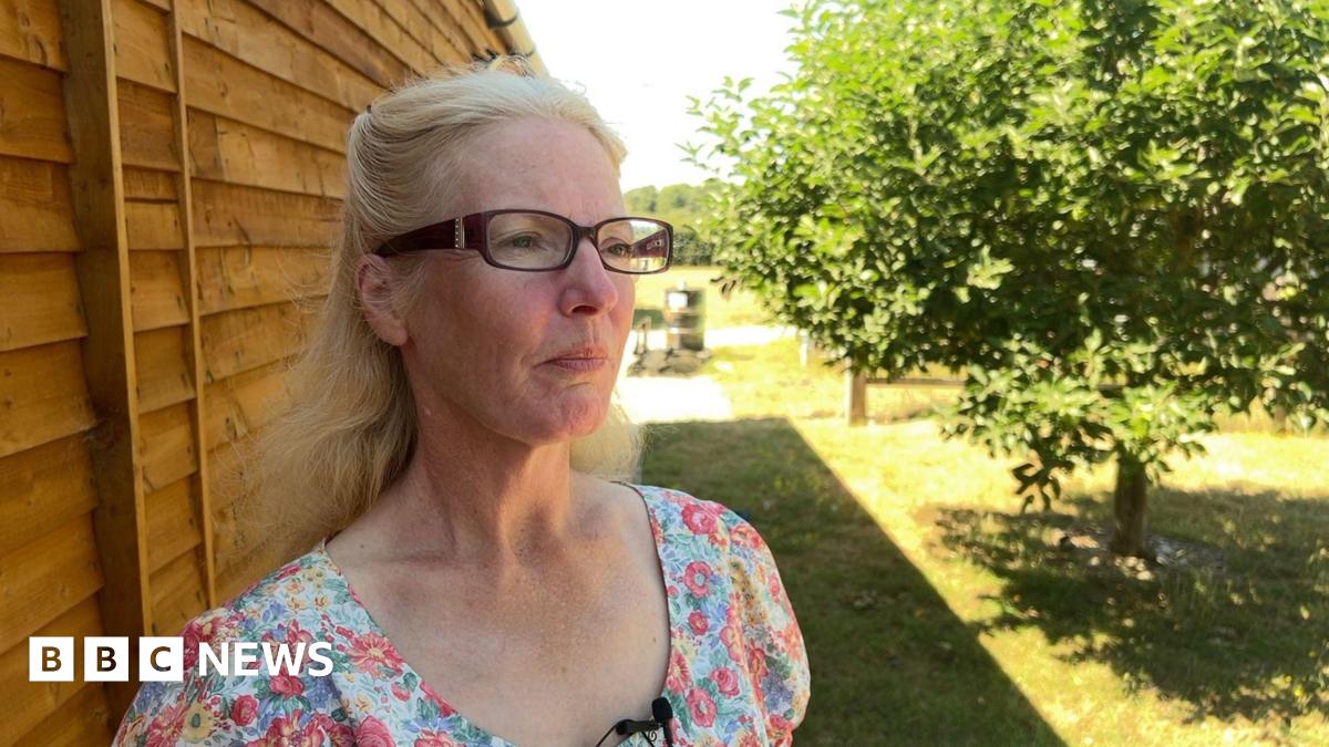 Thames Water bills residents for non-existent sewer - BBC News