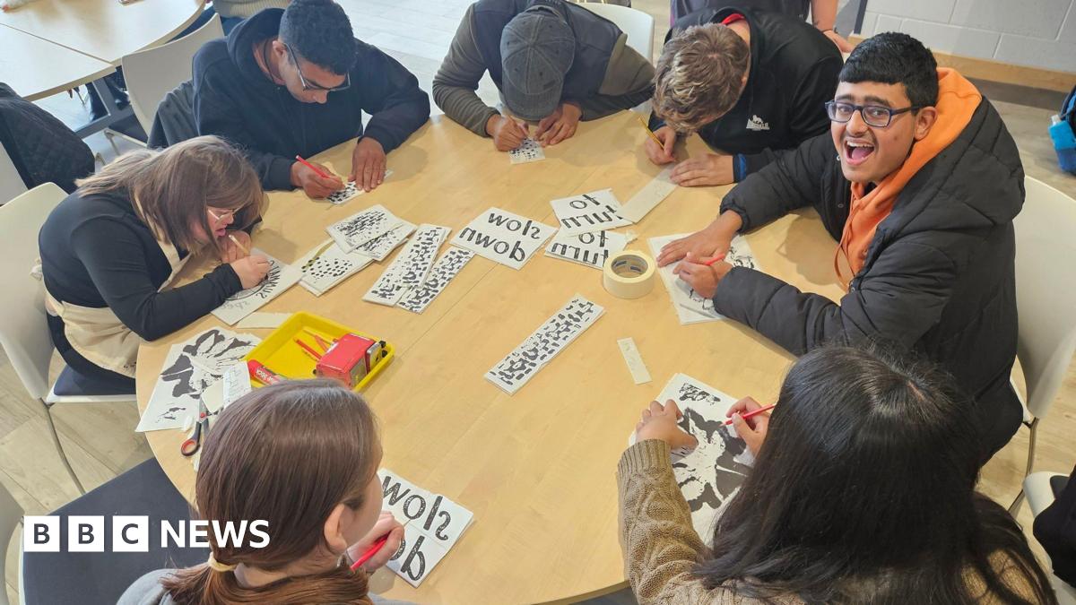 Bradford project to tell hidden history of disabled mill workers - BBC News