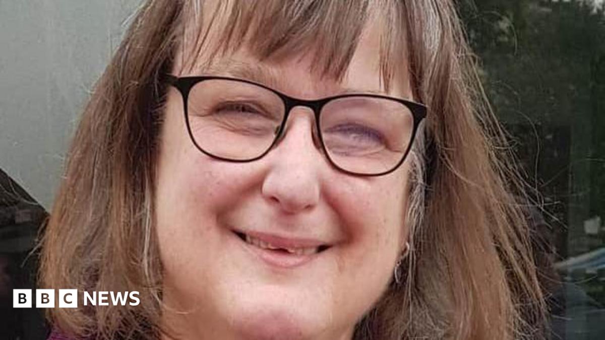 Election to Mansfield North postponed after death of candidate - BBC News