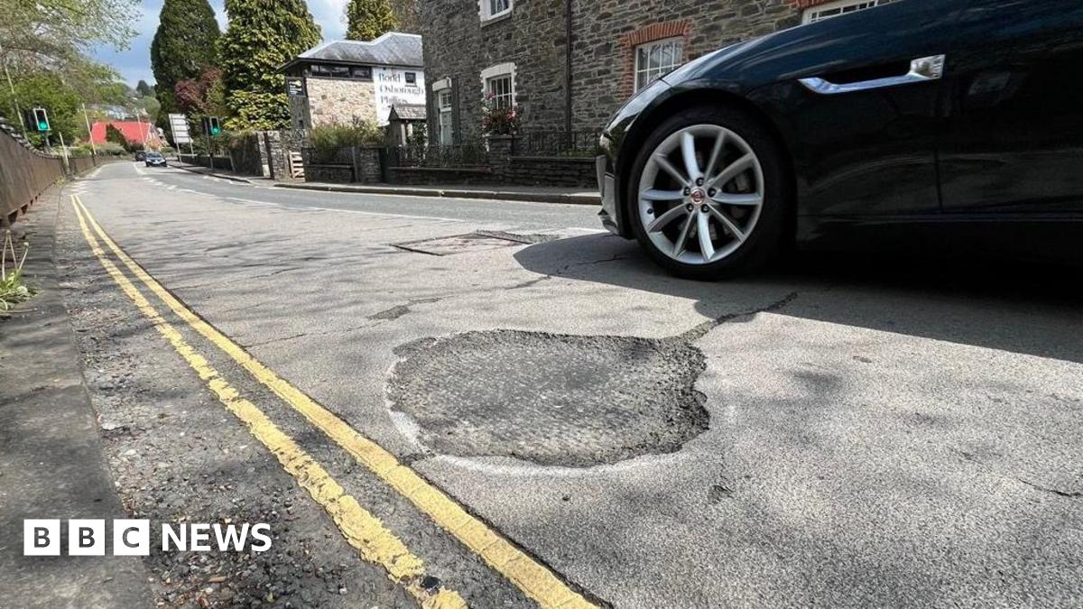 Local elections 2025: How should Devon's potholes be tackled? - BBC News