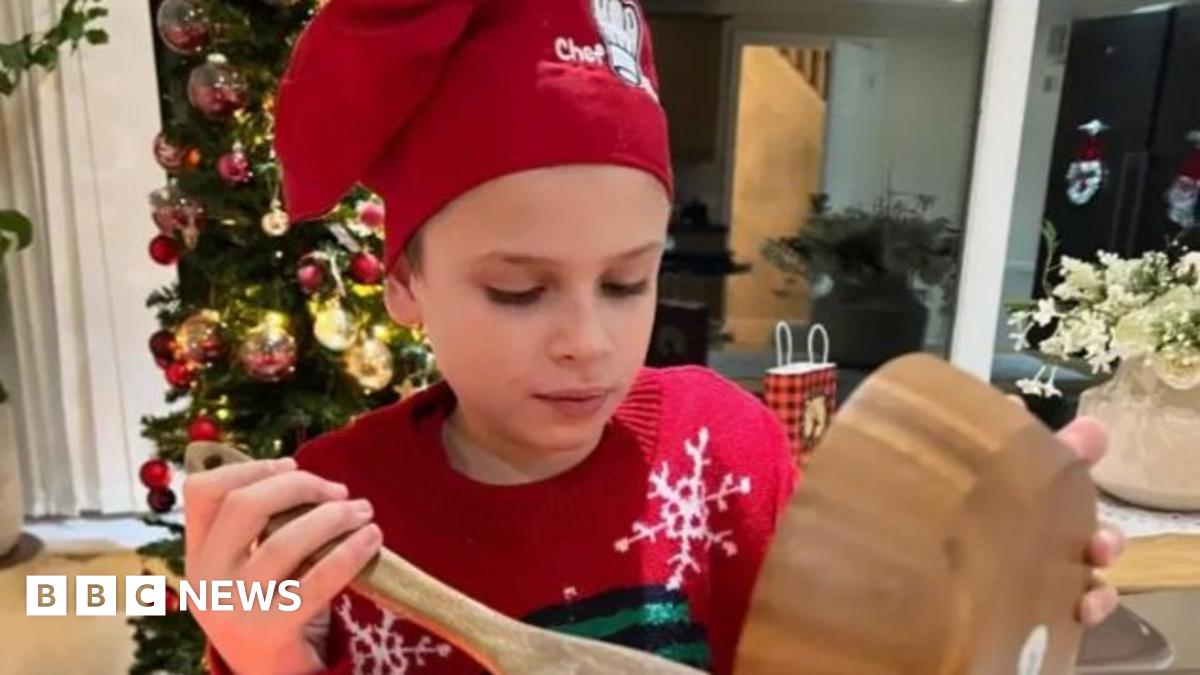 Autistic boy bakes pies to replace stolen York Christmas batch - BBC News