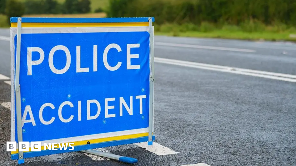 A13 crash near Orsett sees two people taken to hospital - BBC News