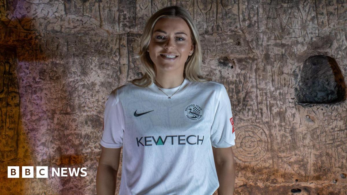 Royston Cave's 'Knights Templar' carvings appear on football kit - BBC News