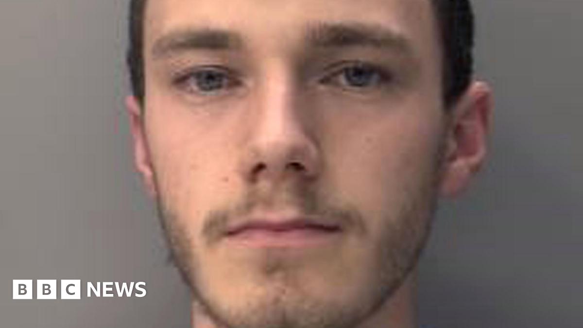 Devon extremist Harry Parris who urged killing of Jews is jailed - BBC News