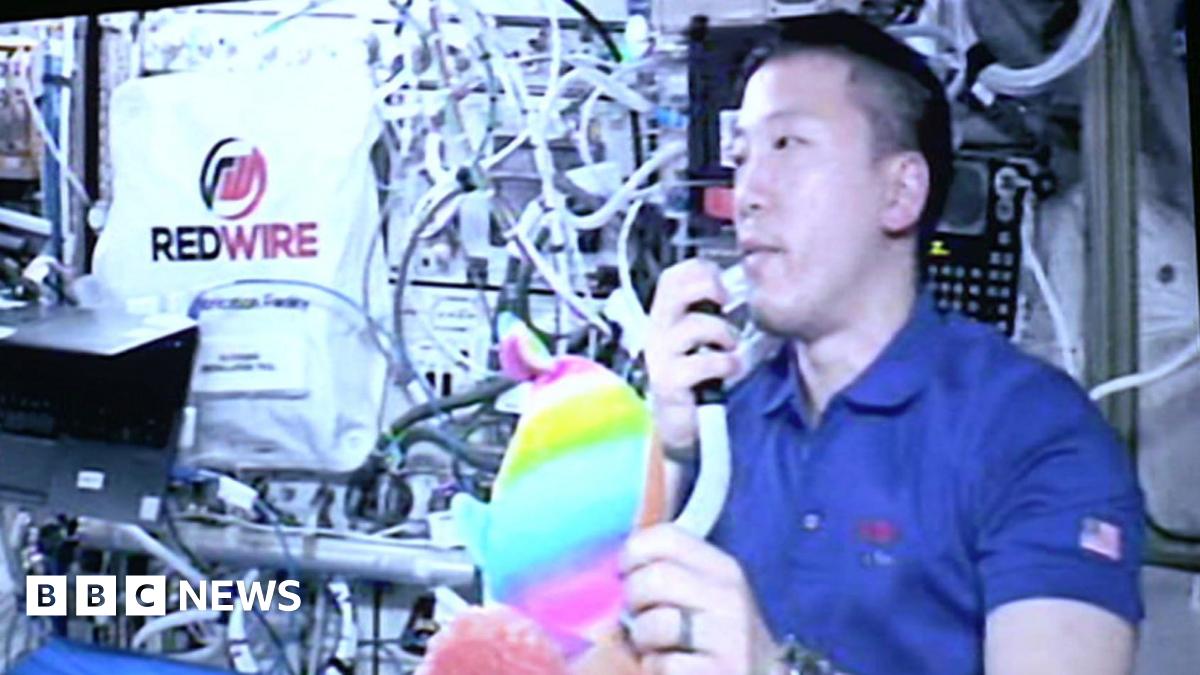 Warwickshire Scouts get chance to quiz astronaut in space - BBC News