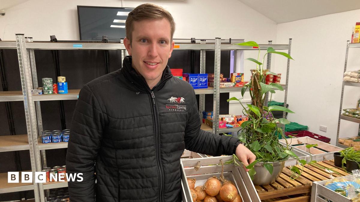 New food pantry in Newmarket helps people 'retain their dignity' - BBC News