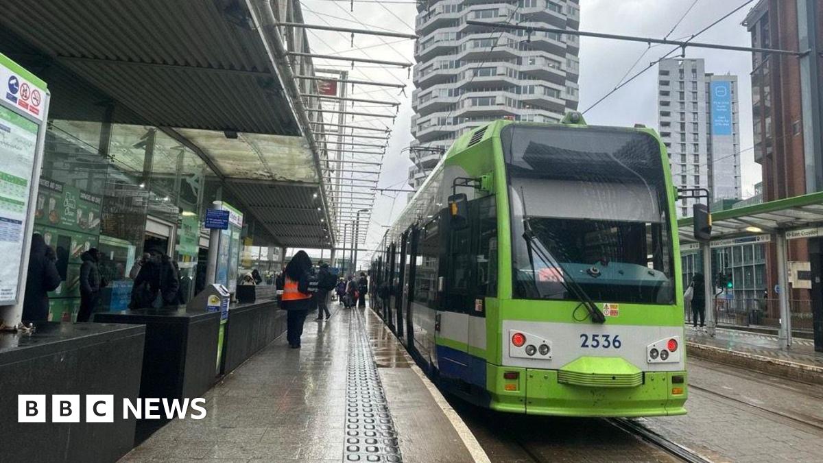 London's tram network shut down by power failure - BBC News