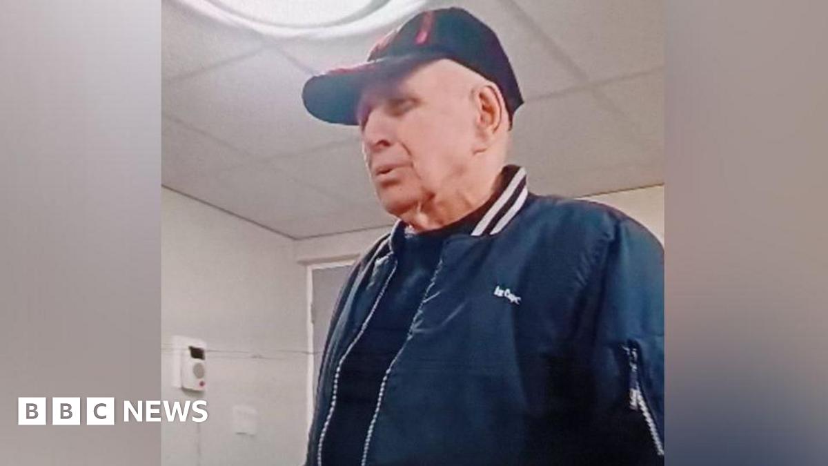 Missing Cheshire man, 85, has walked to Wales - police - BBC News