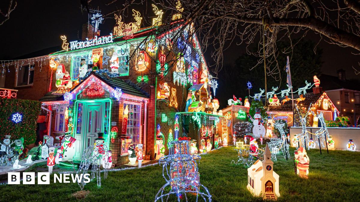 West of England's festive displays spreading cheer for Christmas - BBC News