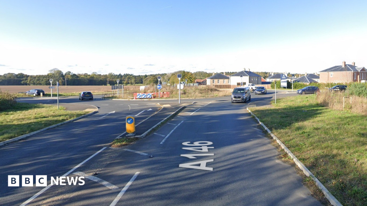 New signs and lights for Loddon accident blackspot - BBC News