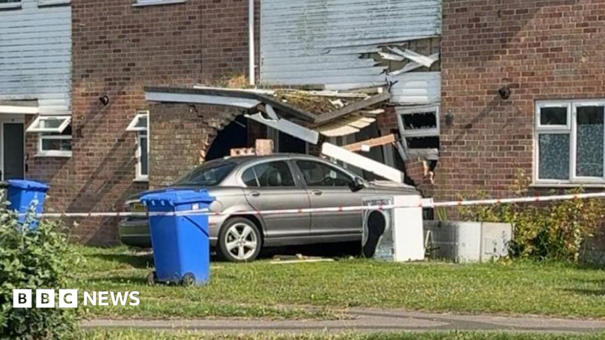 Car crashed in Lowestoft house leads to emergency response - BBC News