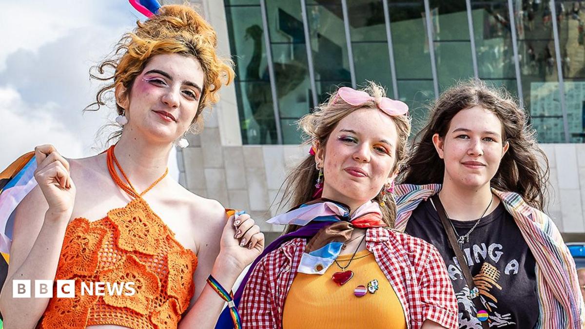 Record crowds descend on city's Pride event - BBC News
