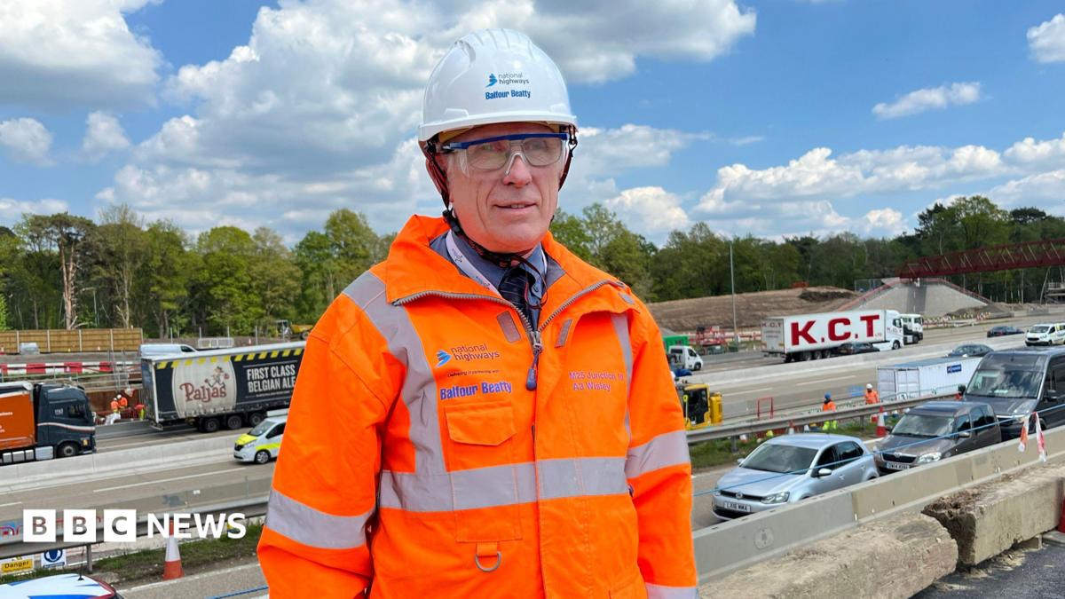 M25 closure: Motorists told to still visit Surrey - BBC News